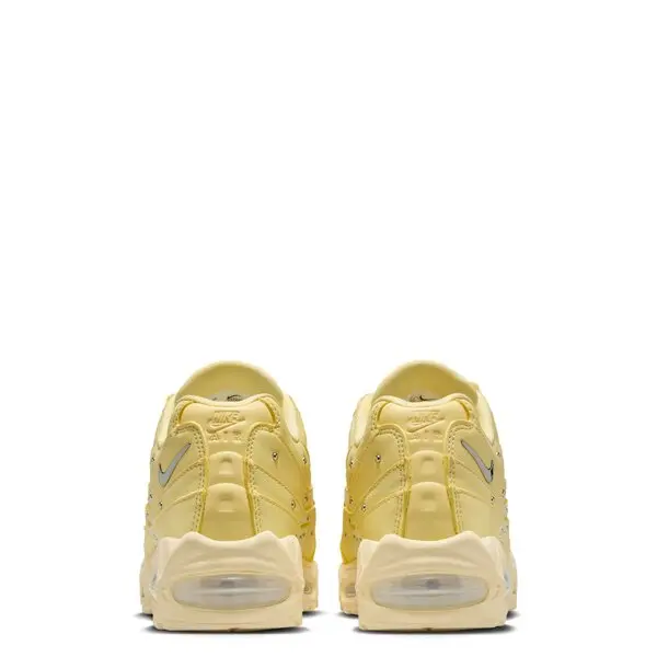 Nike Slim Qs Low Top Sneakers