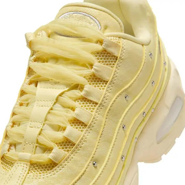 Nike Slim Qs Low Top Sneakers