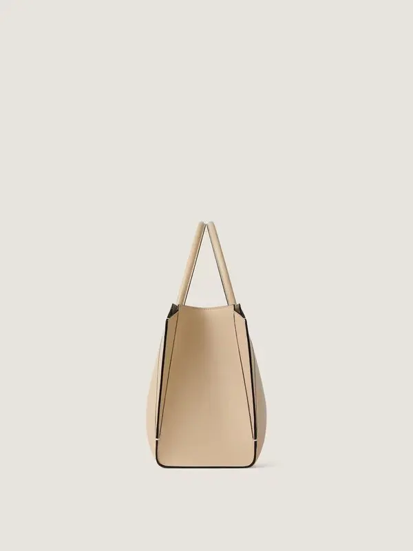 Givenchy Medium Antigona Catchall Bag In Shiny Grained Leather