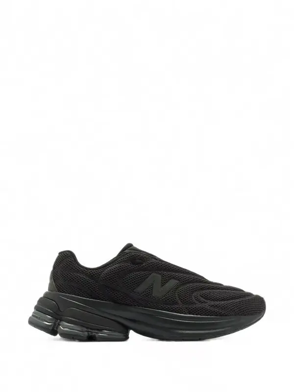 NEW BALANCE Mesh Panelled Sneakers - Black