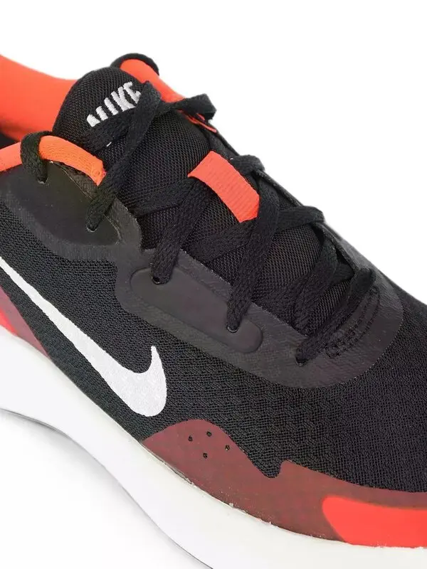 Nike Logo Detail Lace Up Sneakers