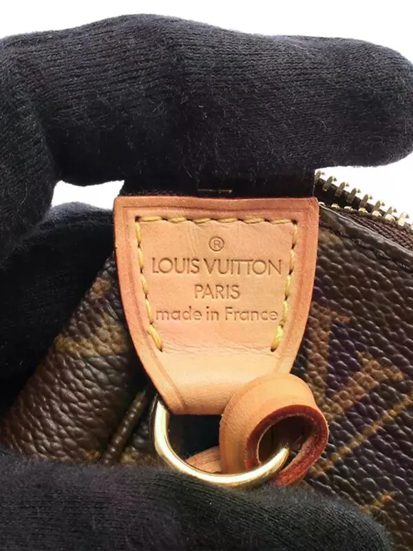LOUIS VUITTON 2003 Monogram Pochette Accessoires Shoulder Bag