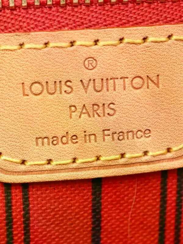 LOUIS VUITTON 2000-2026 Monogram Neverfull Mm Tote Bag