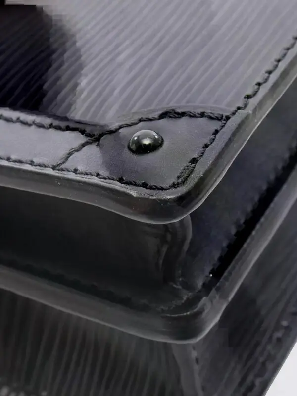 LOUIS VUITTON 2019 Epi Trunk Clutch Crossbody Bag