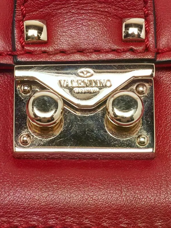 Valentino Garavani Glam Lock Pyramid-stud Shoulder Bag
