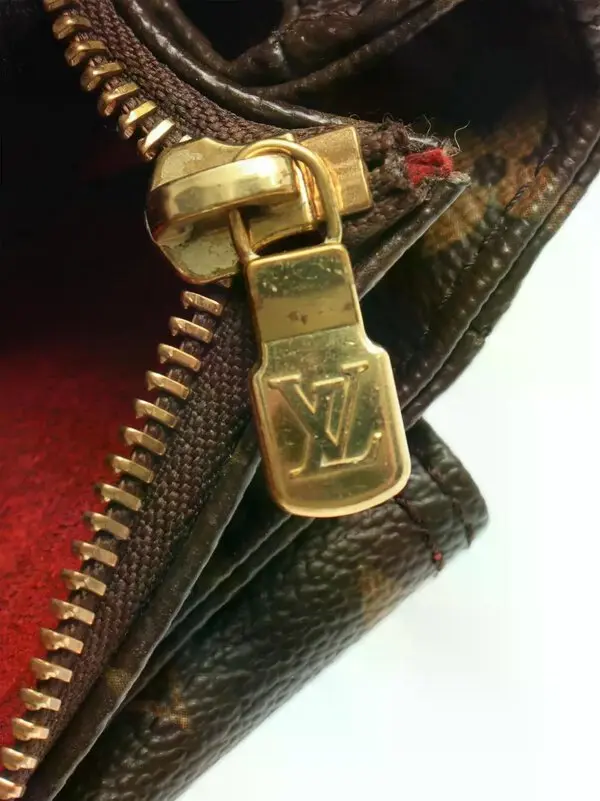 LOUIS VUITTON Monogram Shoulder Bag