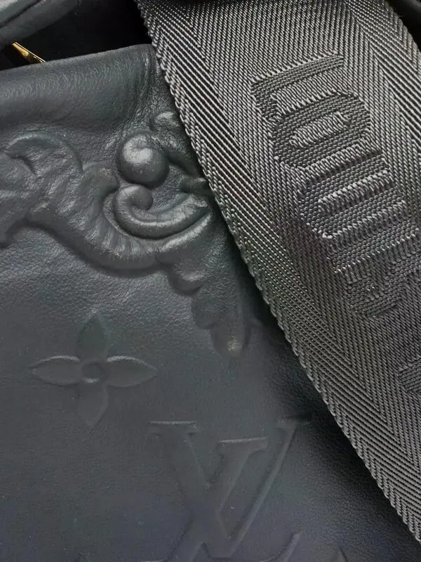 LOUIS VUITTON 2023 Cruiser Monogram Messenger Bag