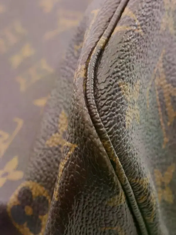 LOUIS VUITTON 2007 Monogram Neverfull Mm Tote Bag
