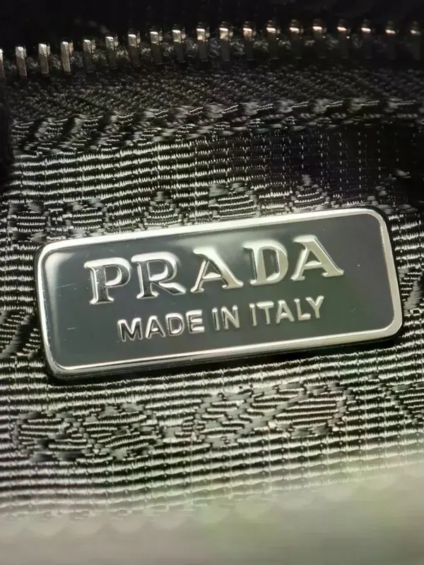 Prada Re-edition 2005 Shoulder Bag