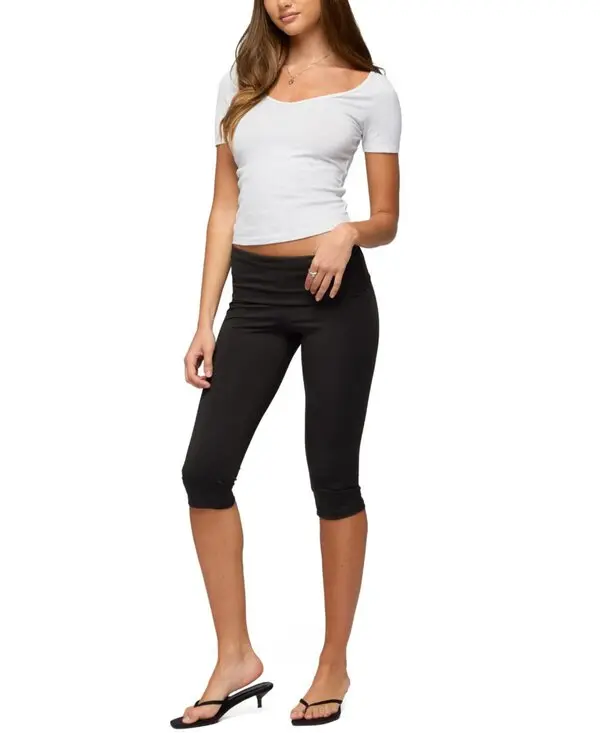 EDIKTED Loly Scoop Neck T-shirt