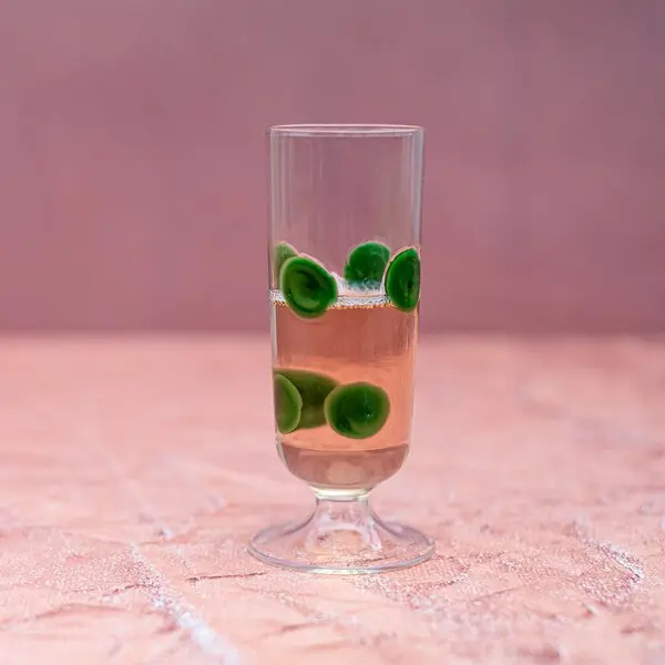 VIETRI Drop Champagne Glass