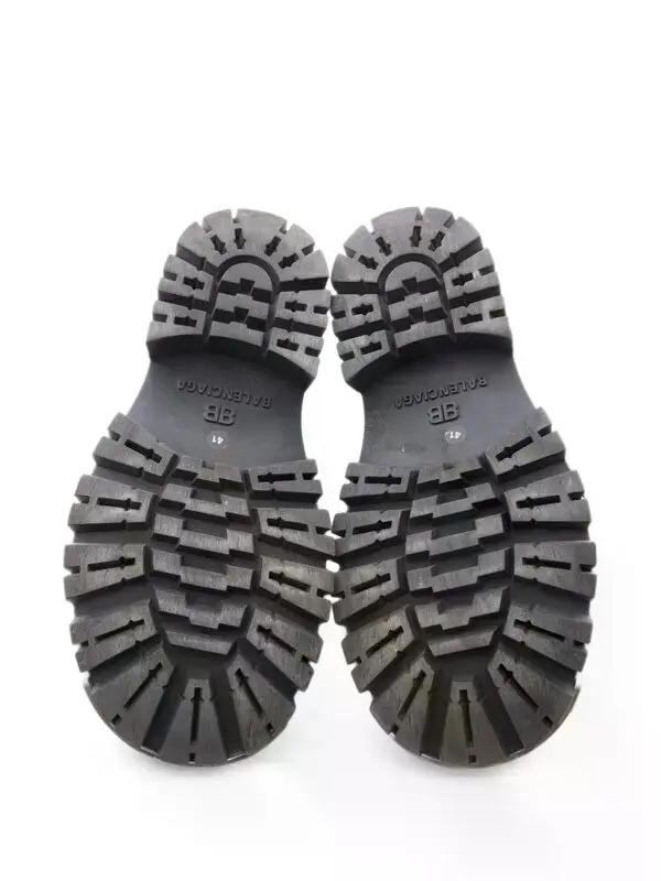Balenciaga Leather Tractor Loafers With Logo Plate - Black