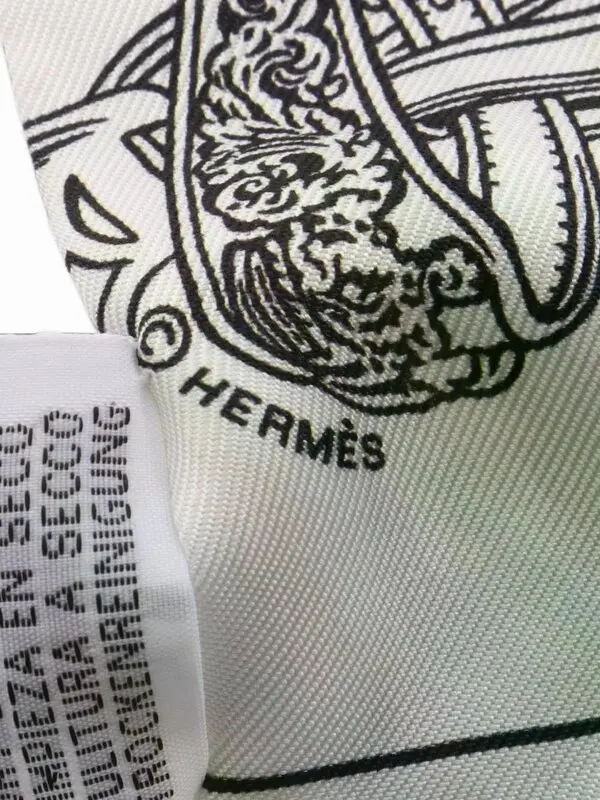 Hermès 2010s Brides De Gala En Fleurs Silk Scarf