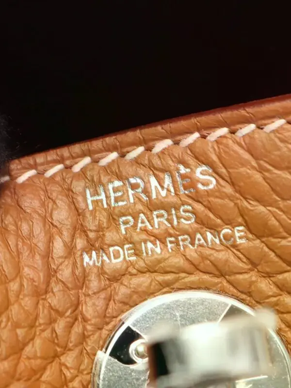 Hermès 2026 Lindy Pebbled Mini Bag