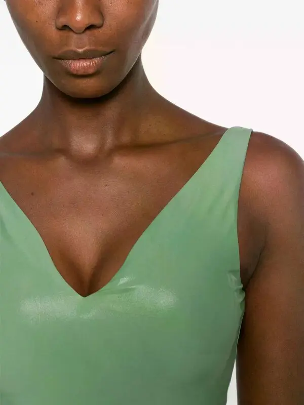 MACRON V-neck Cropped Performance Top