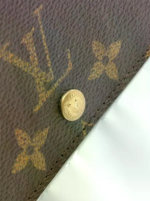 LOUIS VUITTON 2007 Monogram Bie Tresor Wallet