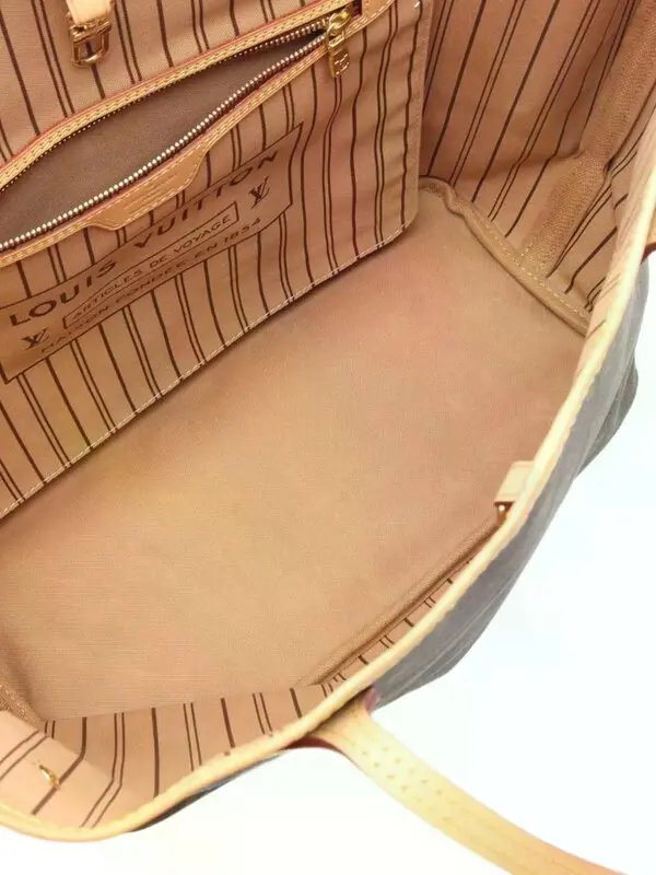 LOUIS VUITTON Monogram Canvas Mm Neverfull Tote Bag - Brown