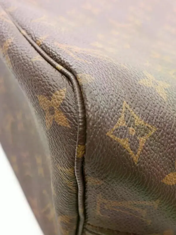 LOUIS VUITTON Monogram Canvas Mm Neverfull Tote Bag - Brown