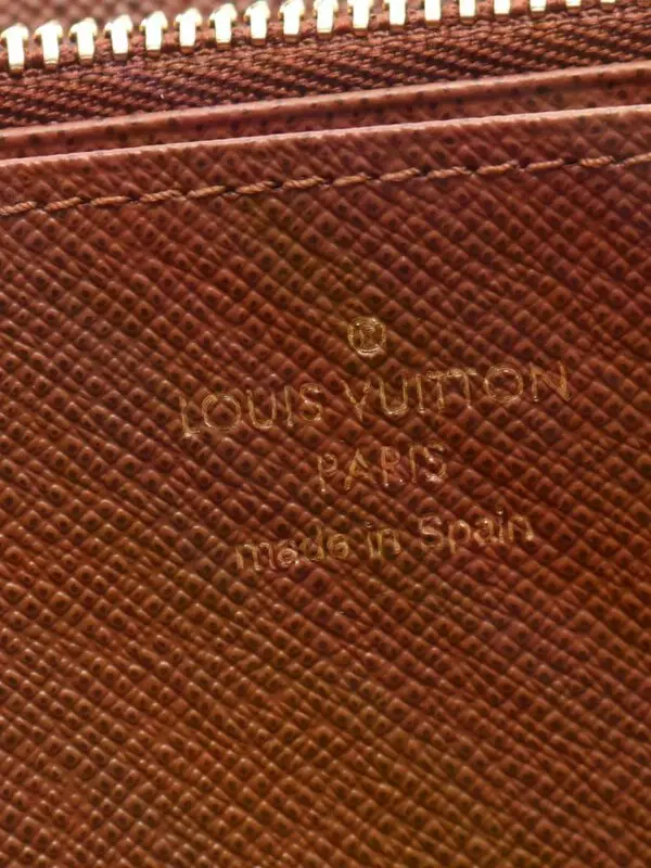 LOUIS VUITTON 2019 Zippy Wallet
