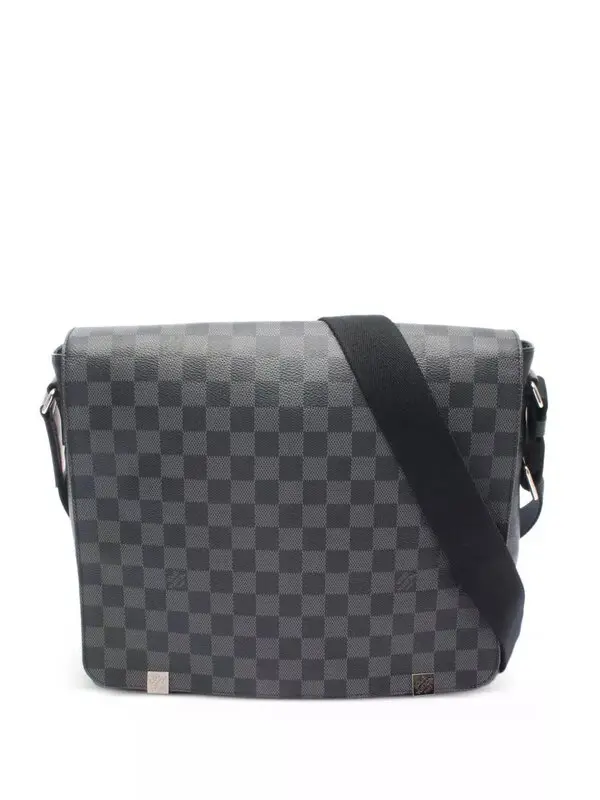 LOUIS VUITTON 2017 Mm District Messenger Bag - Grey