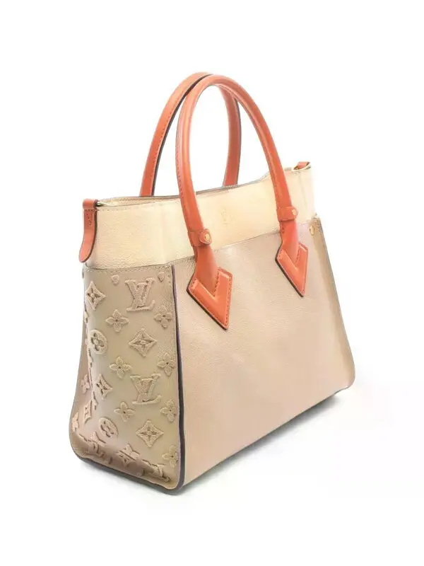 LOUIS VUITTON 2021s On My Side Monogram Tote Bag