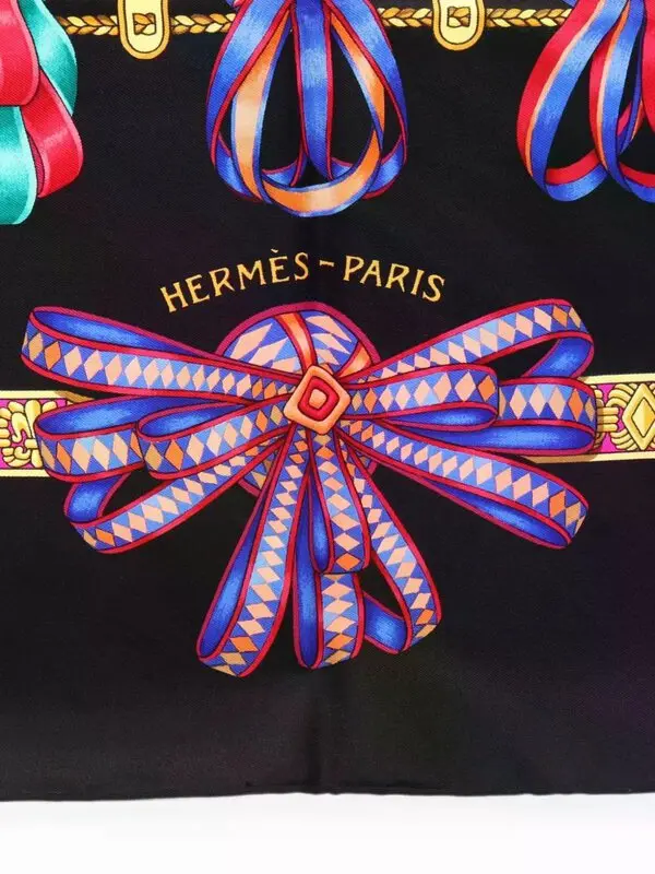Hermès 2010s 90 Carré Les Rubans Du Cheval Scarf