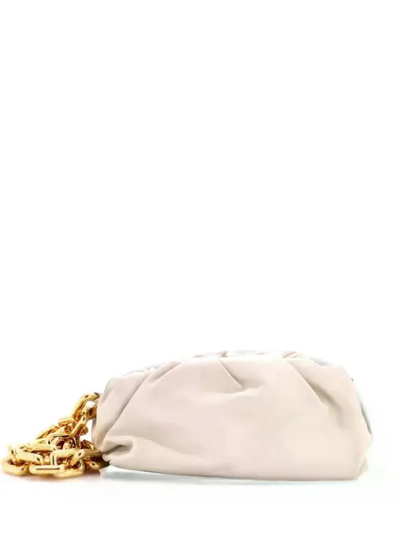 Bottega Veneta The Chain Pouch Leather Shoulder Bag - Neutrals