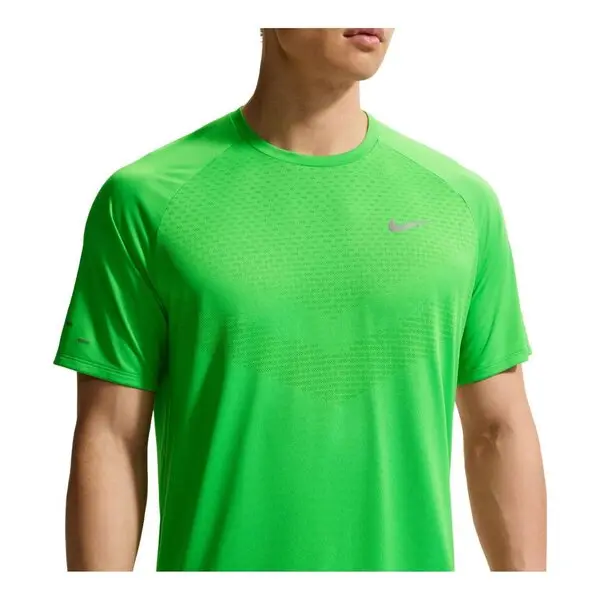 Nike Stride Dri-fit Adv T-shirt - Green Spark