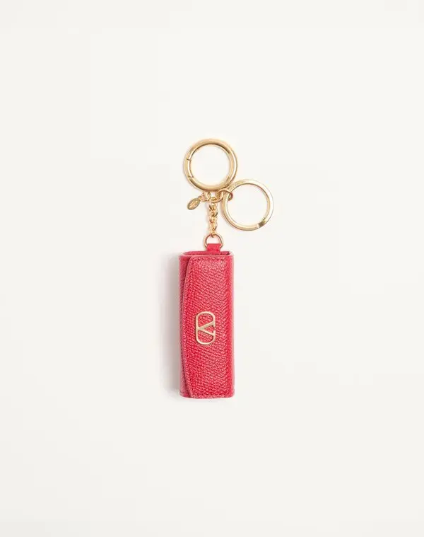 Valentino Garavani Vlogo Signature Charm In Grainy Calfskin - Rouge Pur