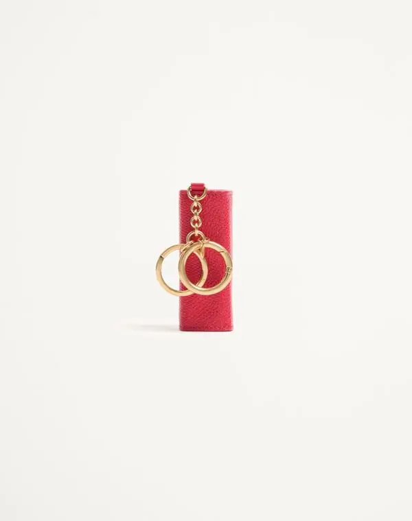 Valentino Garavani Vlogo Signature Charm In Grainy Calfskin - Rouge Pur