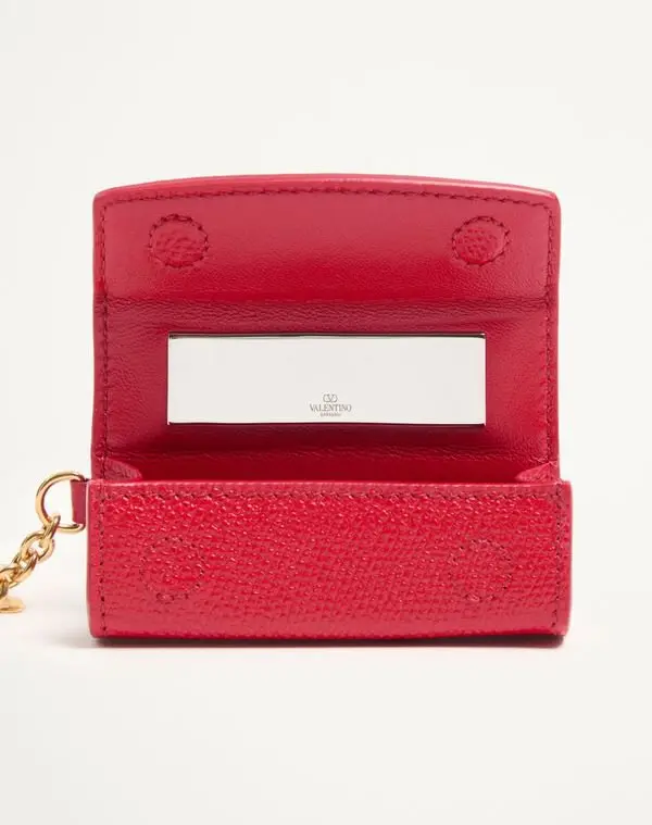 Valentino Garavani Vlogo Signature Charm In Grainy Calfskin - Rouge Pur