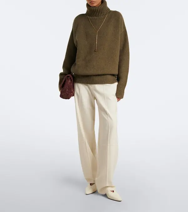 Extreme Cashmere N°20 Oversize Turtleneck Sweater