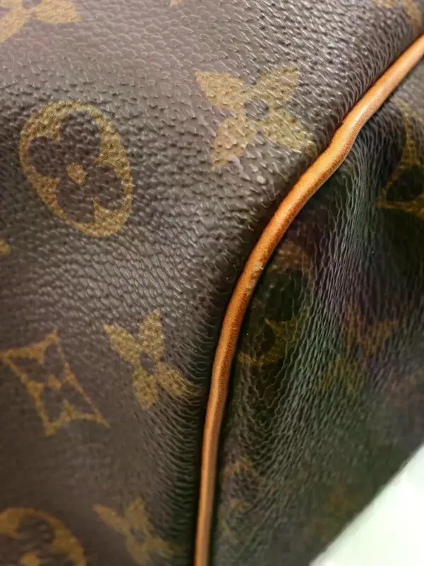 LOUIS VUITTON 1995 60 Keepall Bandoulière Monogram Holdall Bag