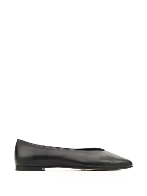LOTTUSSE Bella Almond-toe Pumps