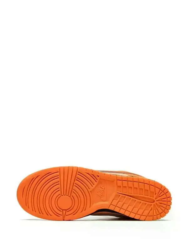 Nike Dunk Low Sneakers
