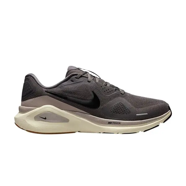 Nike Structure 26