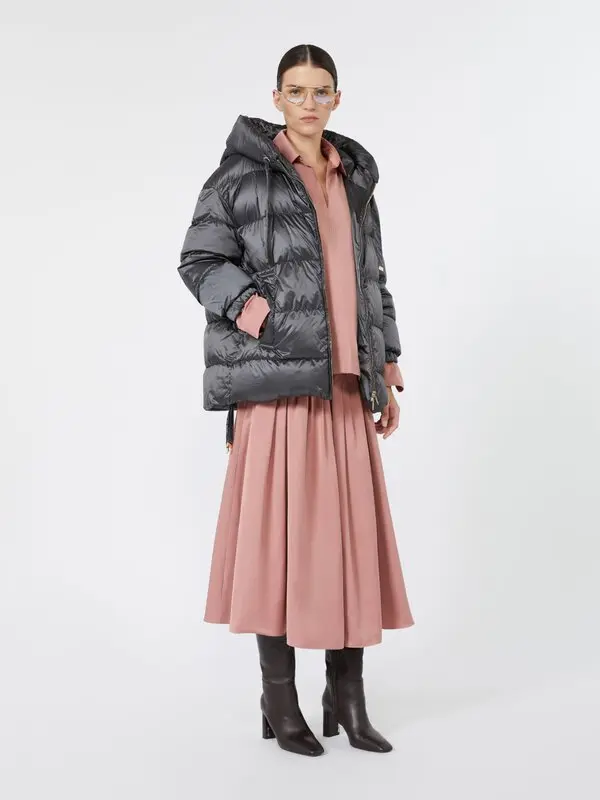 Max Mara Roomy Hooded Puffer Jacket In Water-repellent Plain-weave Fabric