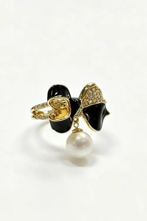 CLASSICHARMS Butterfly Pearl Drop Ring