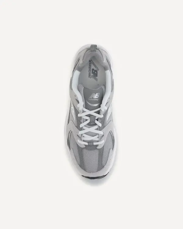 NEW BALANCE 530 Sneakers