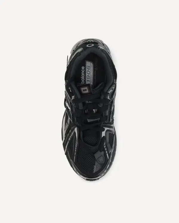 NEW BALANCE 1906a Sneakers
