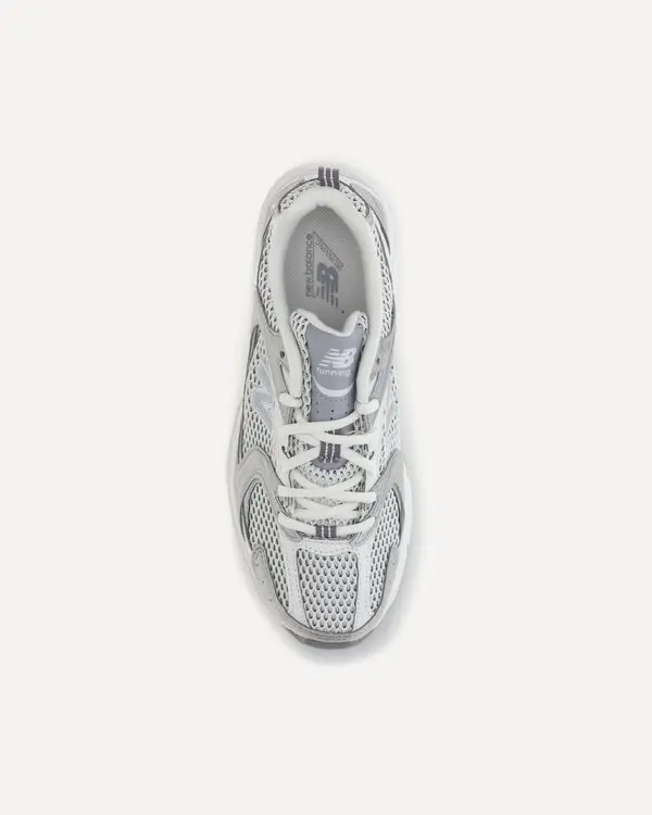 NEW BALANCE 530 Sneakers