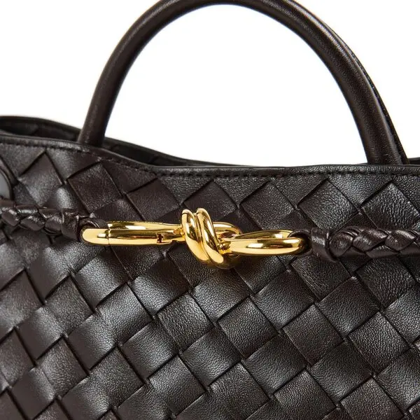 Bottega Veneta Exquisite And Small Handbag