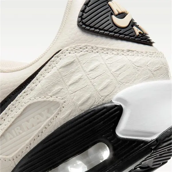 Nike Retro Casual Sneakers