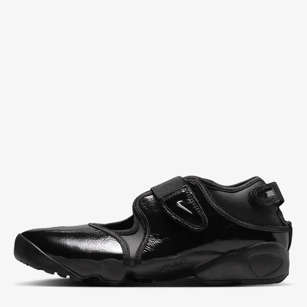 Nike Minimalist Lowtop Sneakers