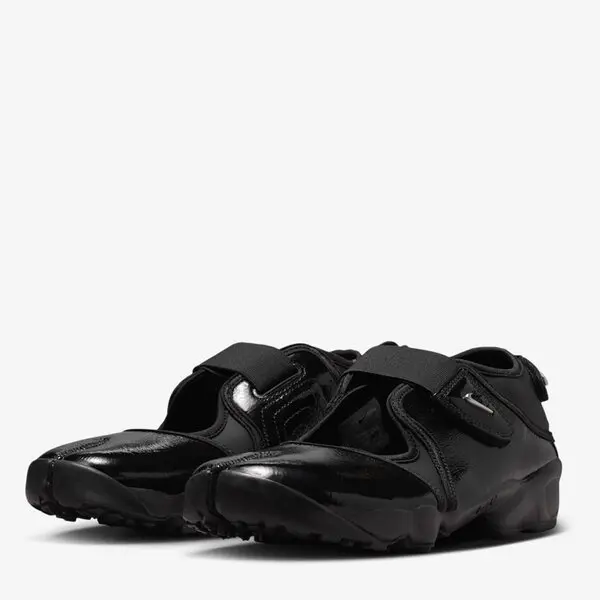 Nike Minimalist Lowtop Sneakers