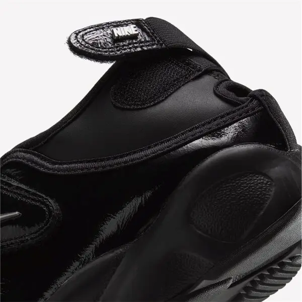 Nike Minimalist Lowtop Sneakers