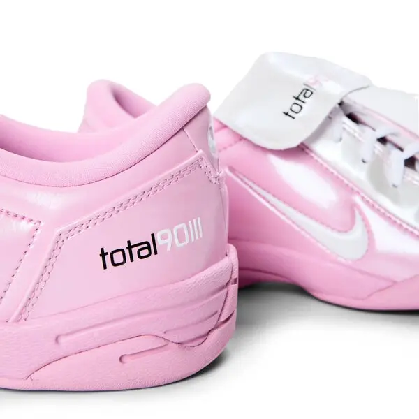 Nike Lightweight Lowtop Sneakers