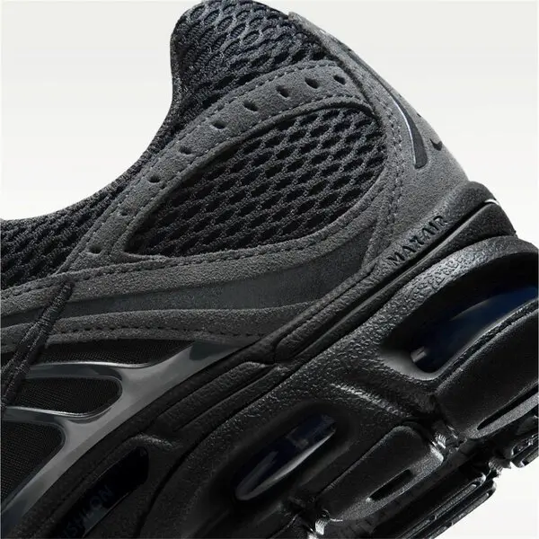 Nike Lightweight Breathable Sports Sneakers - Black
