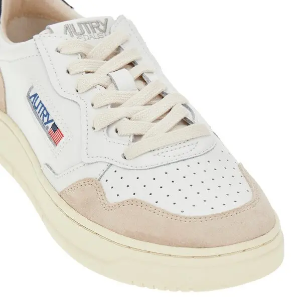 AUTRY Medalist Low Leather Sneakers