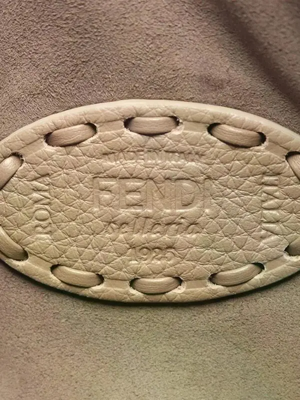 Fendi 2000-2010 Selleria Leather Clutch Bag